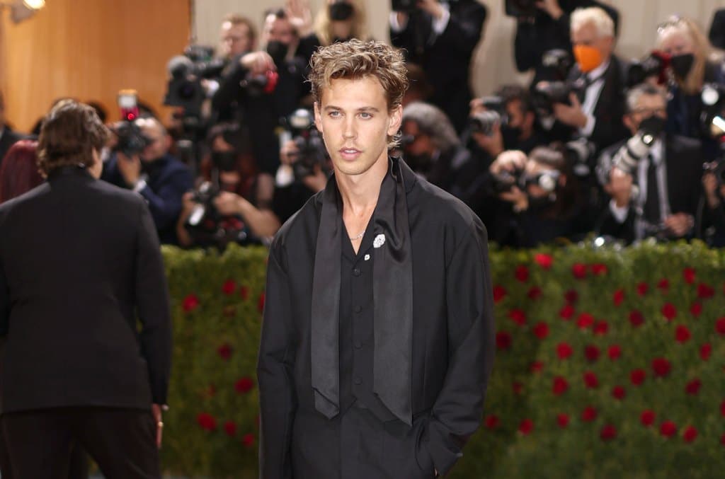 Austin Butler Says He Was Hospitalized After Finishing ‘Elvis’ Biopic ...